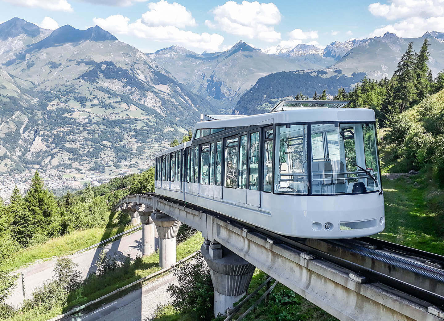 Funicular for urban, touristic and industrial application - POMA