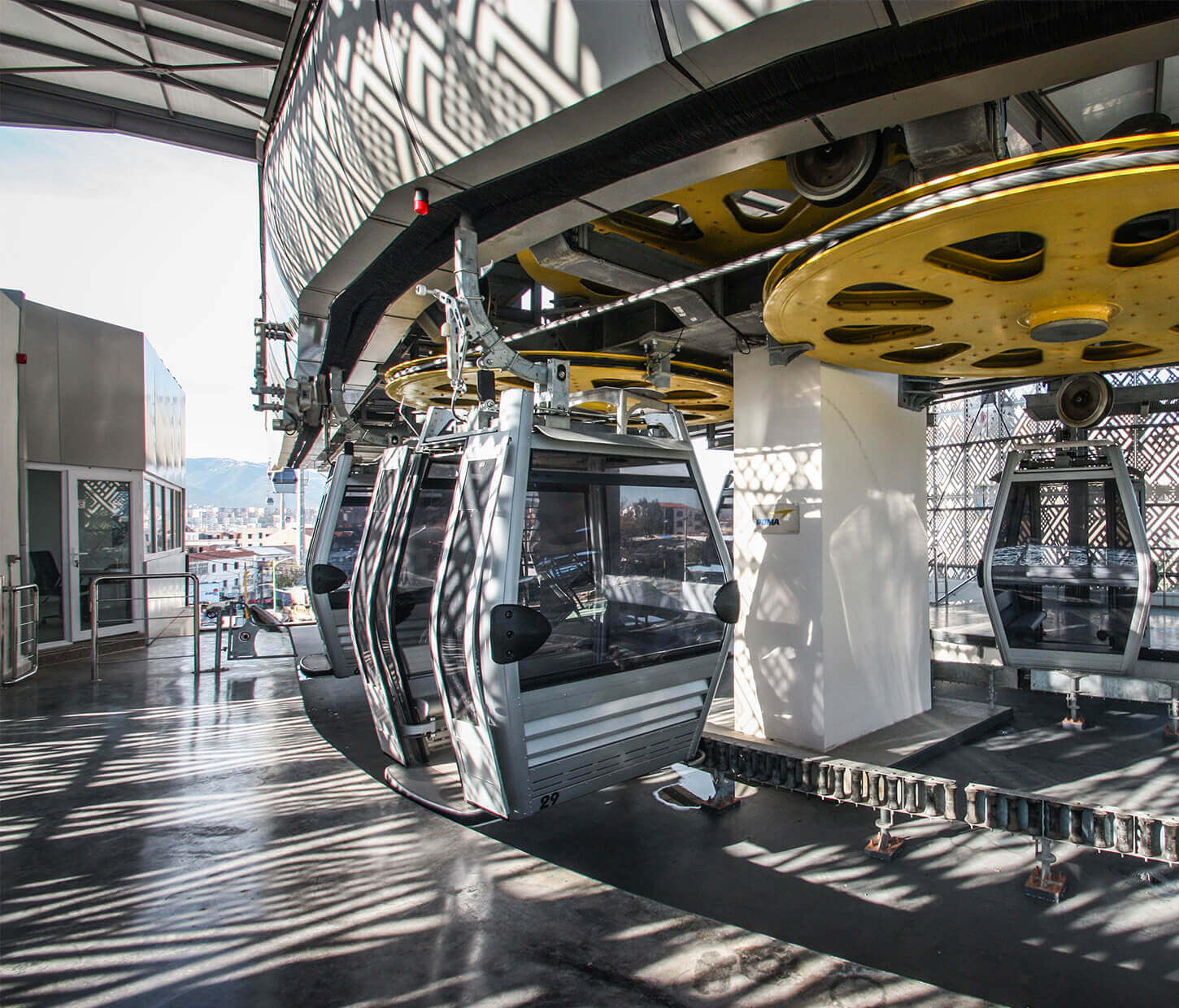 Téléo, the Urban 3S cable car in Toulouse - POMA