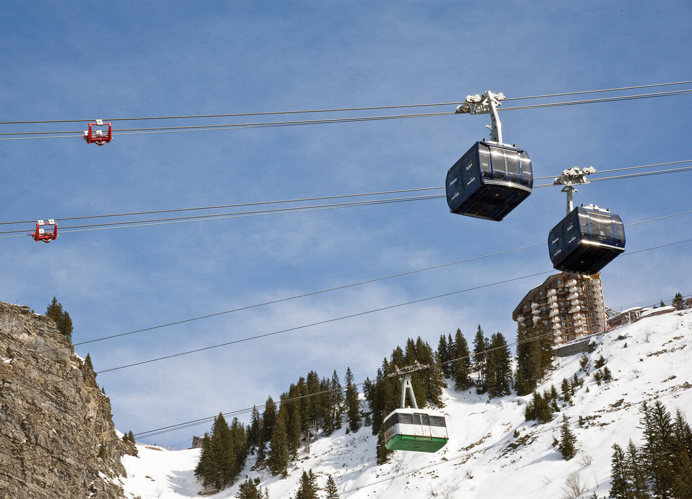 Prodains Express Avoriaz • Téléphérique débrayable 3S - POMA