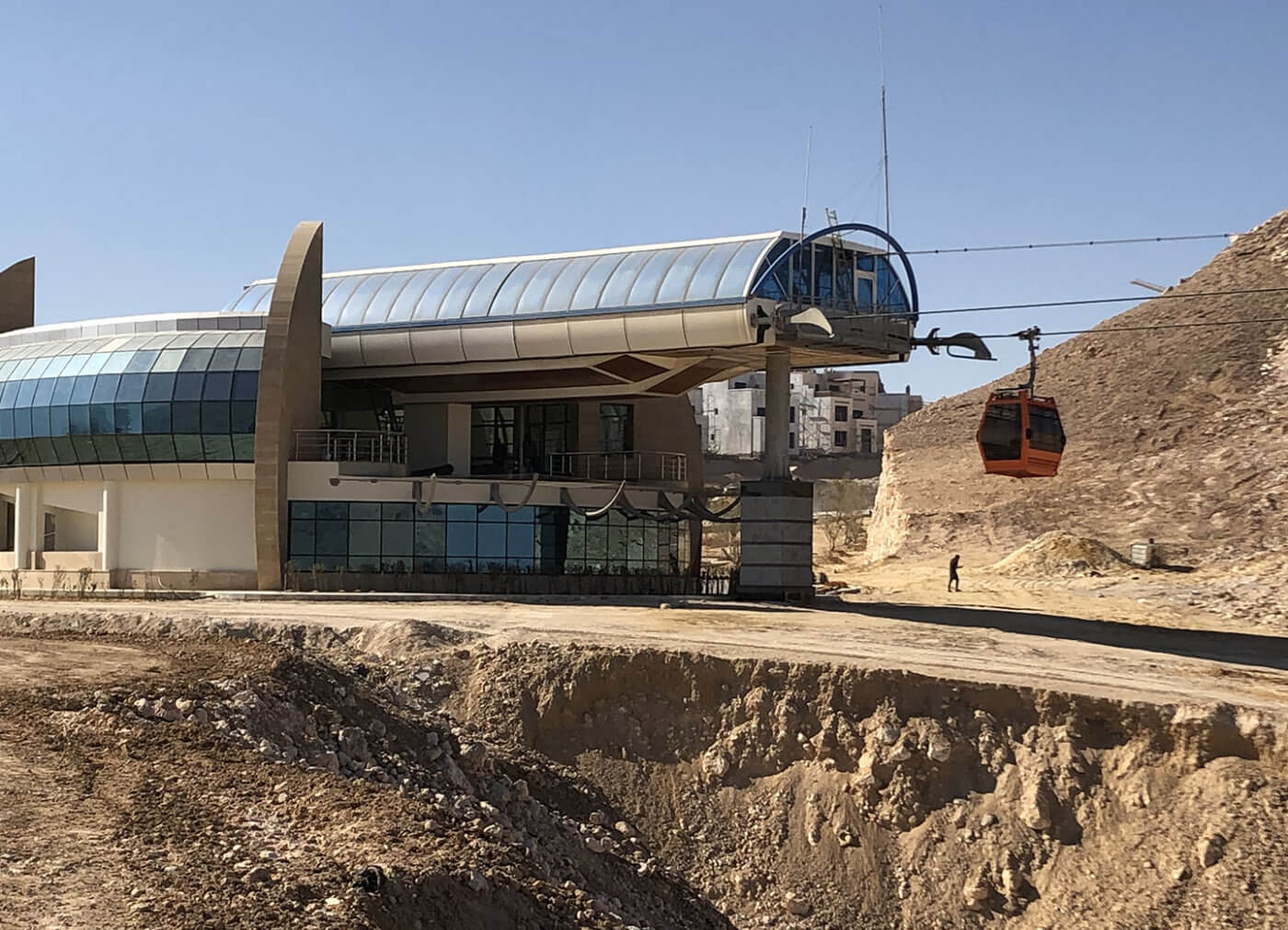 The POMA Galala City gondola lift, urban mobility and tourism