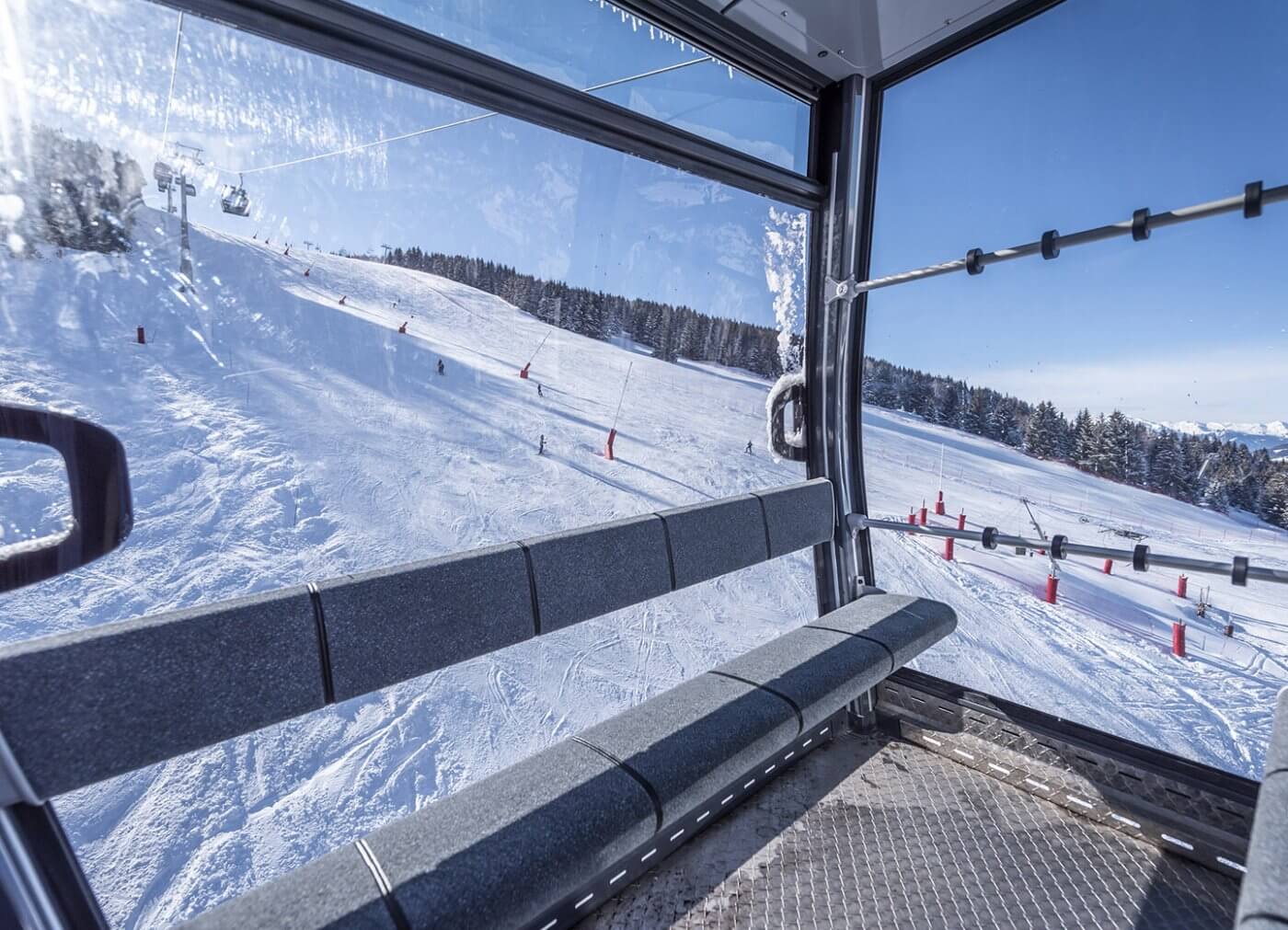 Les Grangettes Gondola Lift POMA, Courchevel Intra-resort link