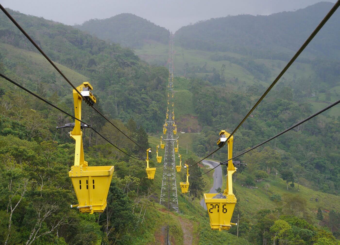 Apiai material ropeway in Brazil, 10km of industrial ropeway - POMA