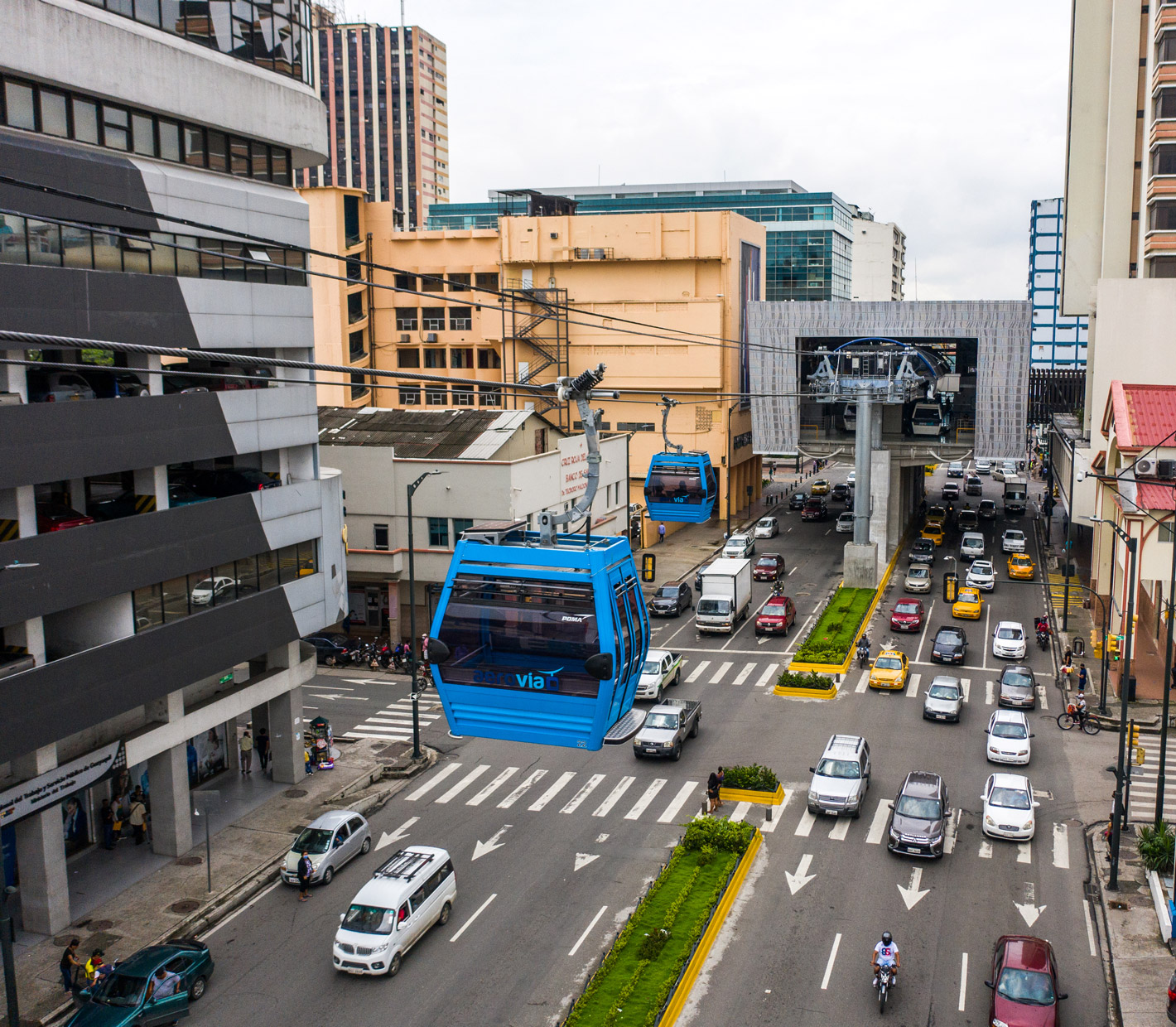 Santo Domingo urban Cable car, the first Caribbean gondola lift line