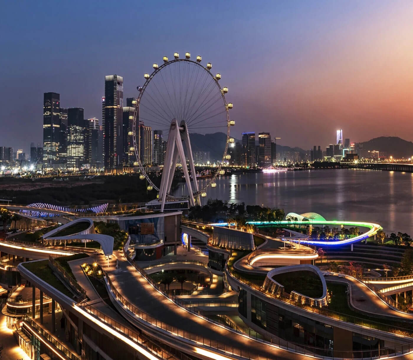 Shenzhen observation wheel, its 28 capsules POMA