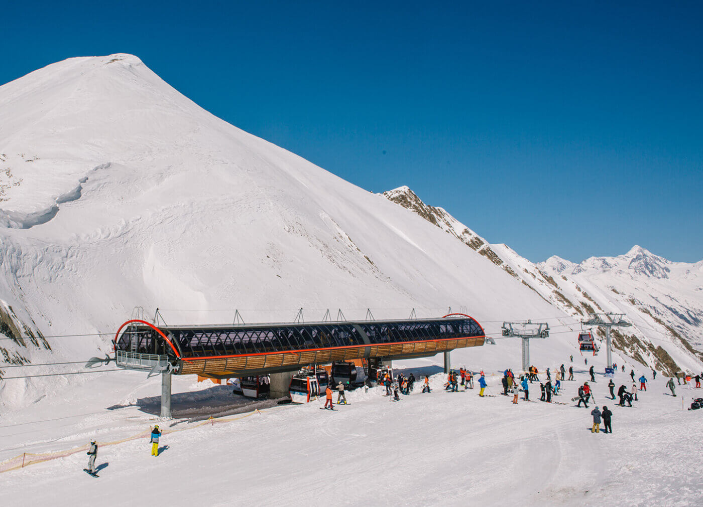 Gudauri Kobi, l'Ascenseur Valléen de 3 télécabines POMA en Georgie