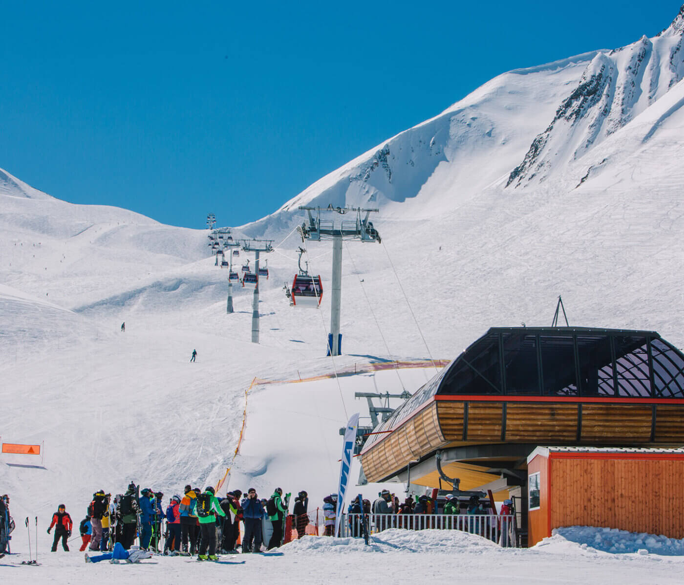 Gudauri Kobi, l'Ascenseur Valléen de 3 télécabines POMA en Georgie