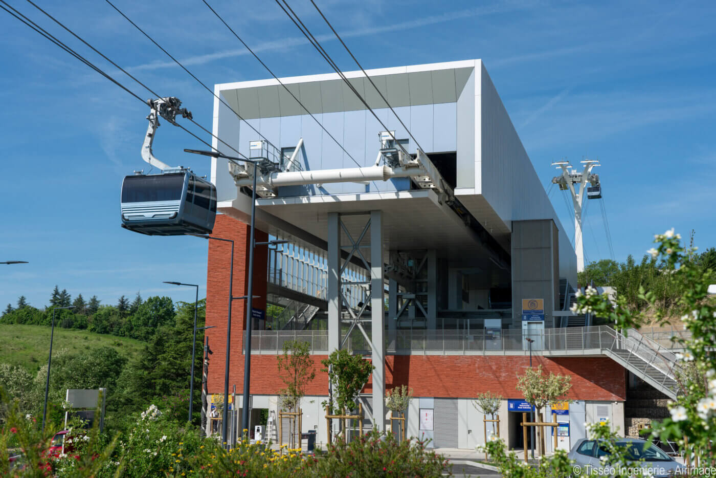 Téléo, the Urban 3S cable car in Toulouse - POMA