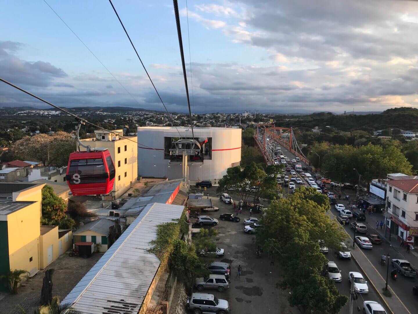 Santiago de los Caballeros inaugure son premier téléphérique - POMA